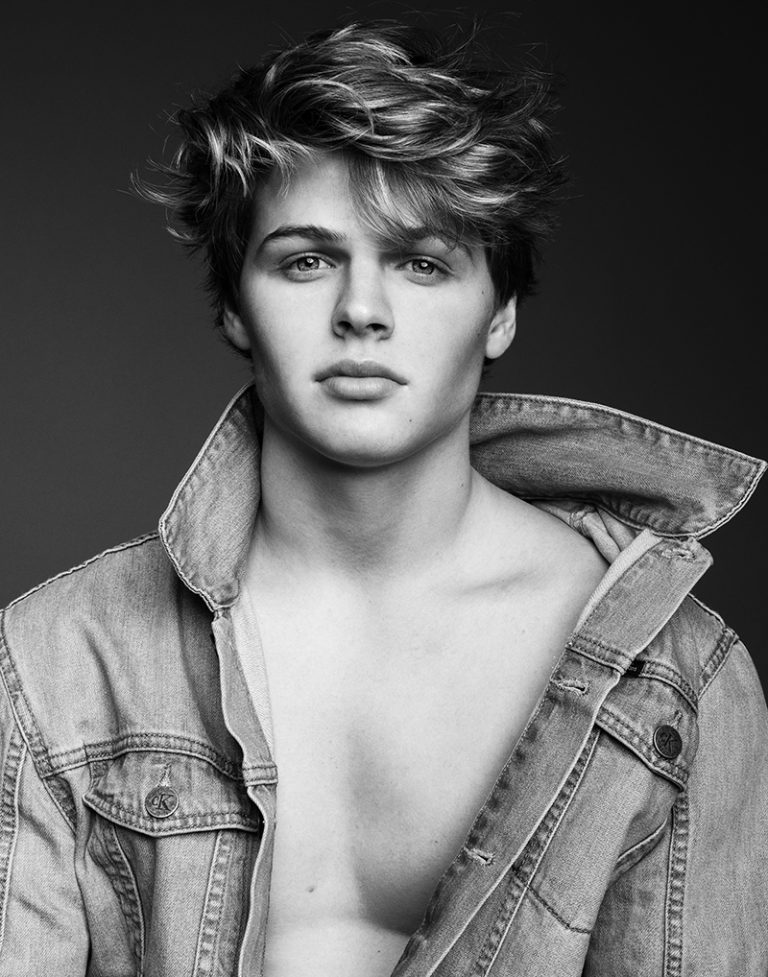 Sam Dezz – twotogoplease