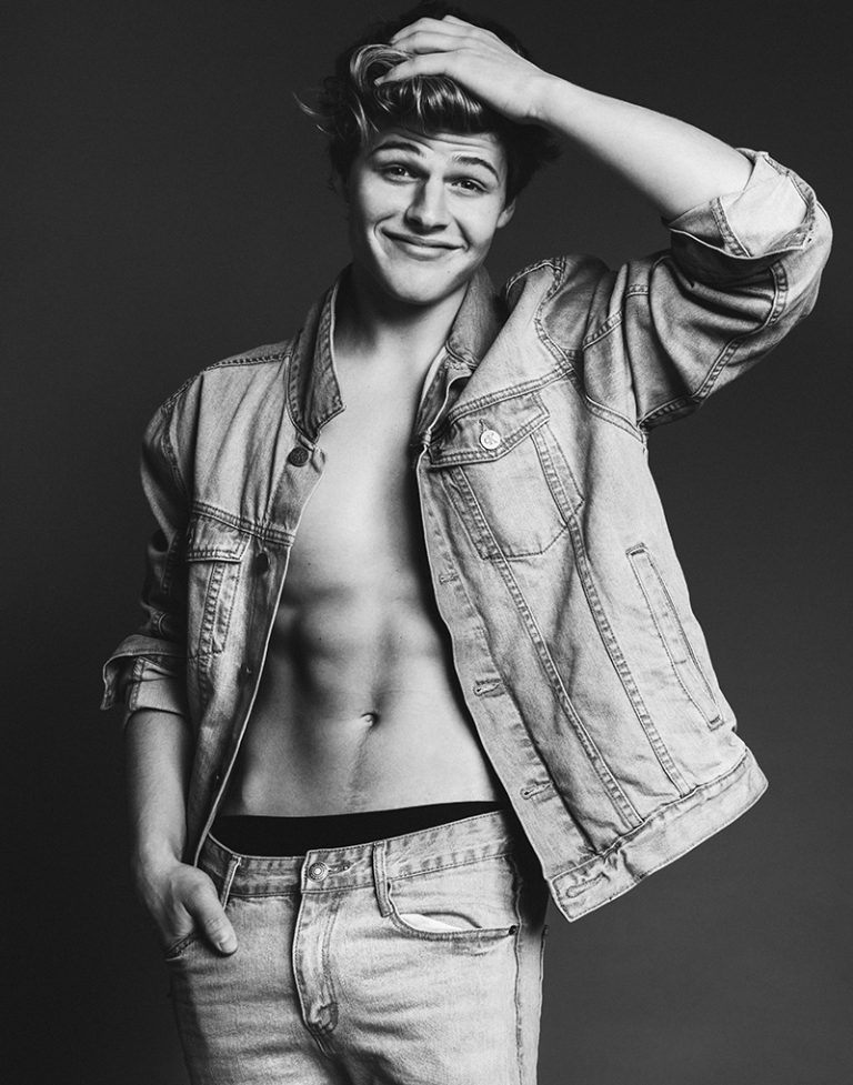 Sam Dezz – twotogoplease